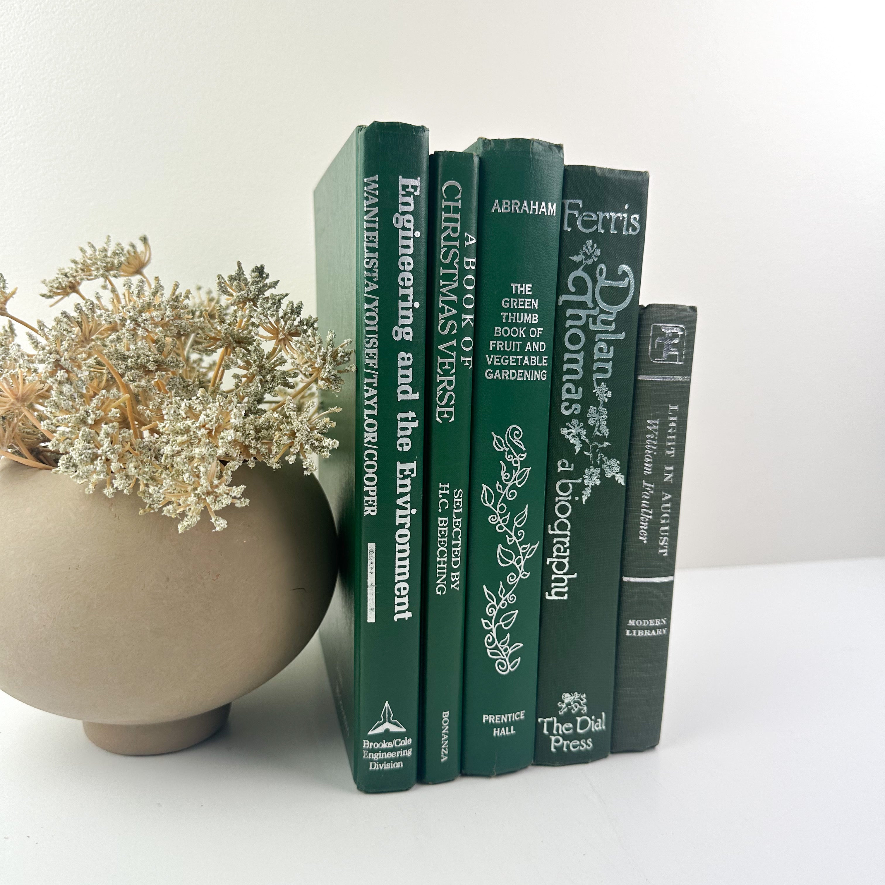 Green Shelf Decor – Elements