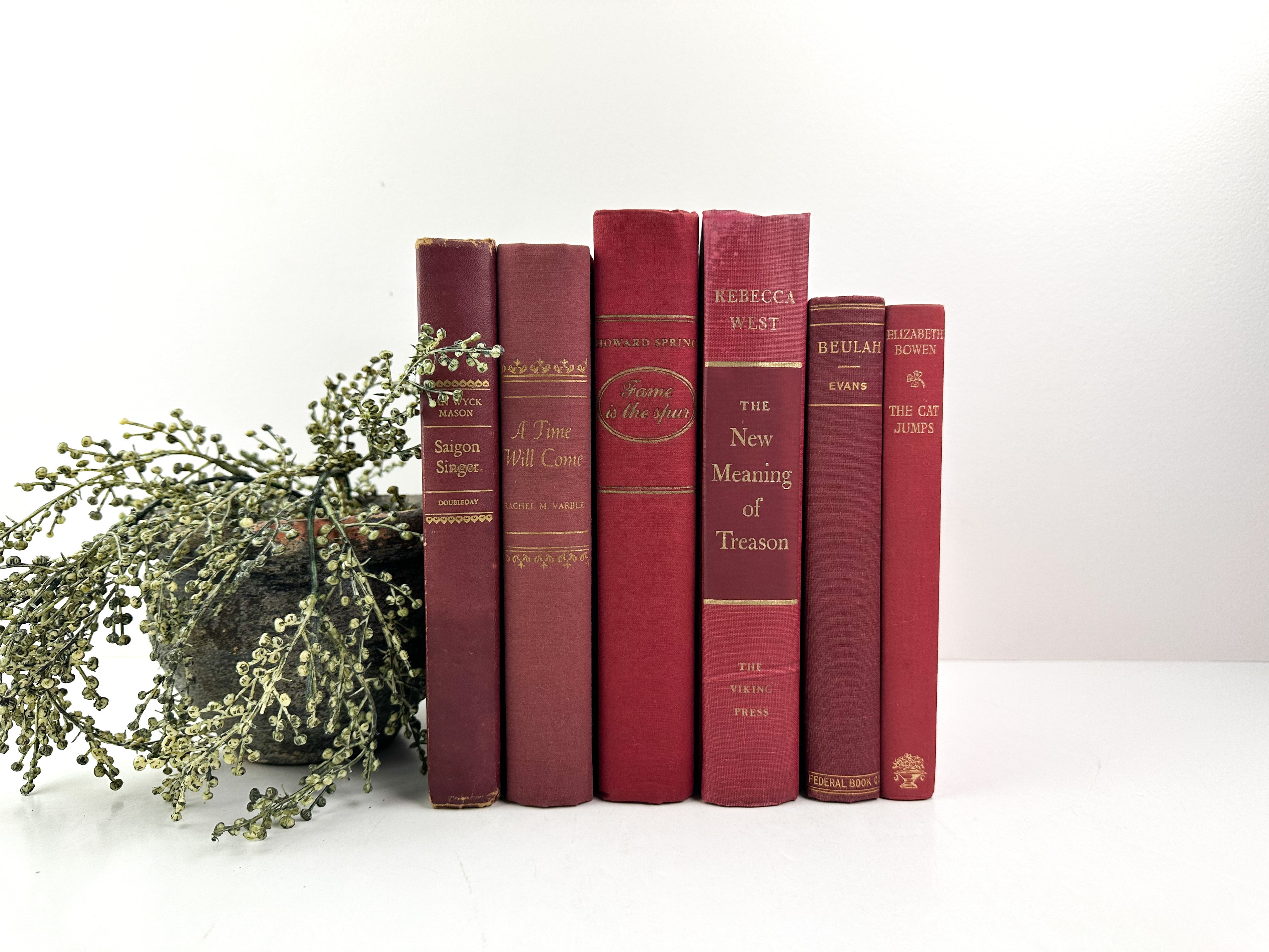 Red Bookshelf Decor – Elements