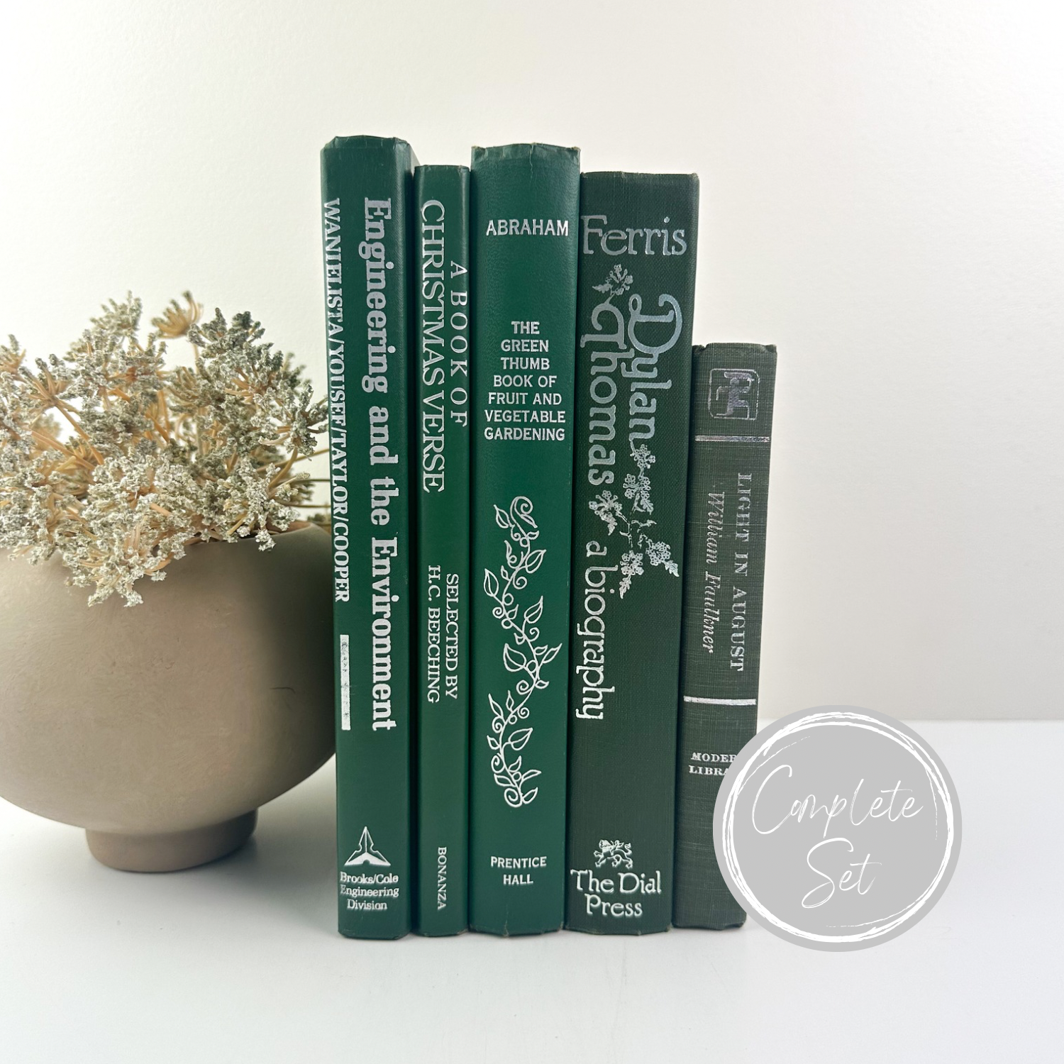 Green Shelf Decor – Elements