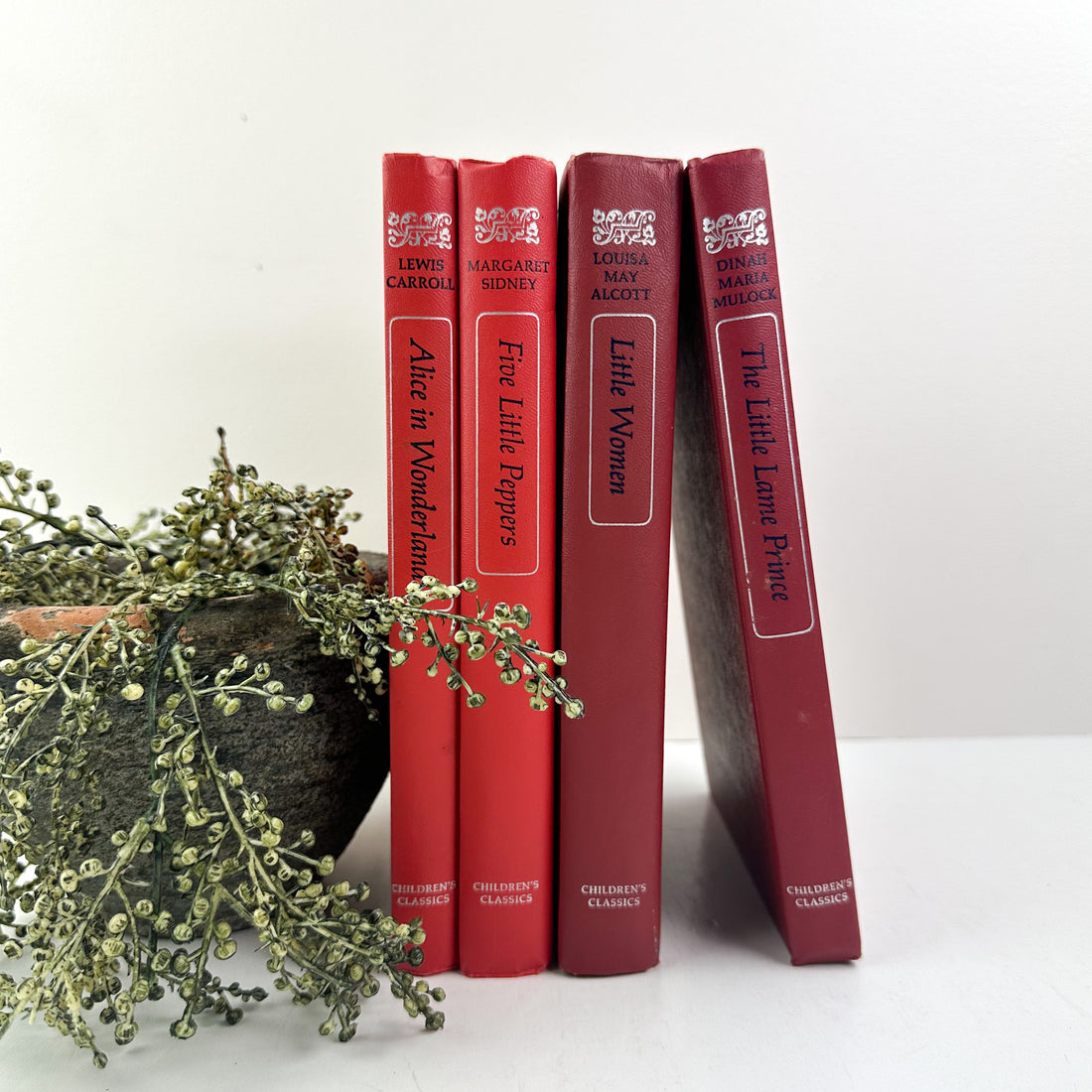 Red Books for Decoration – Elements
