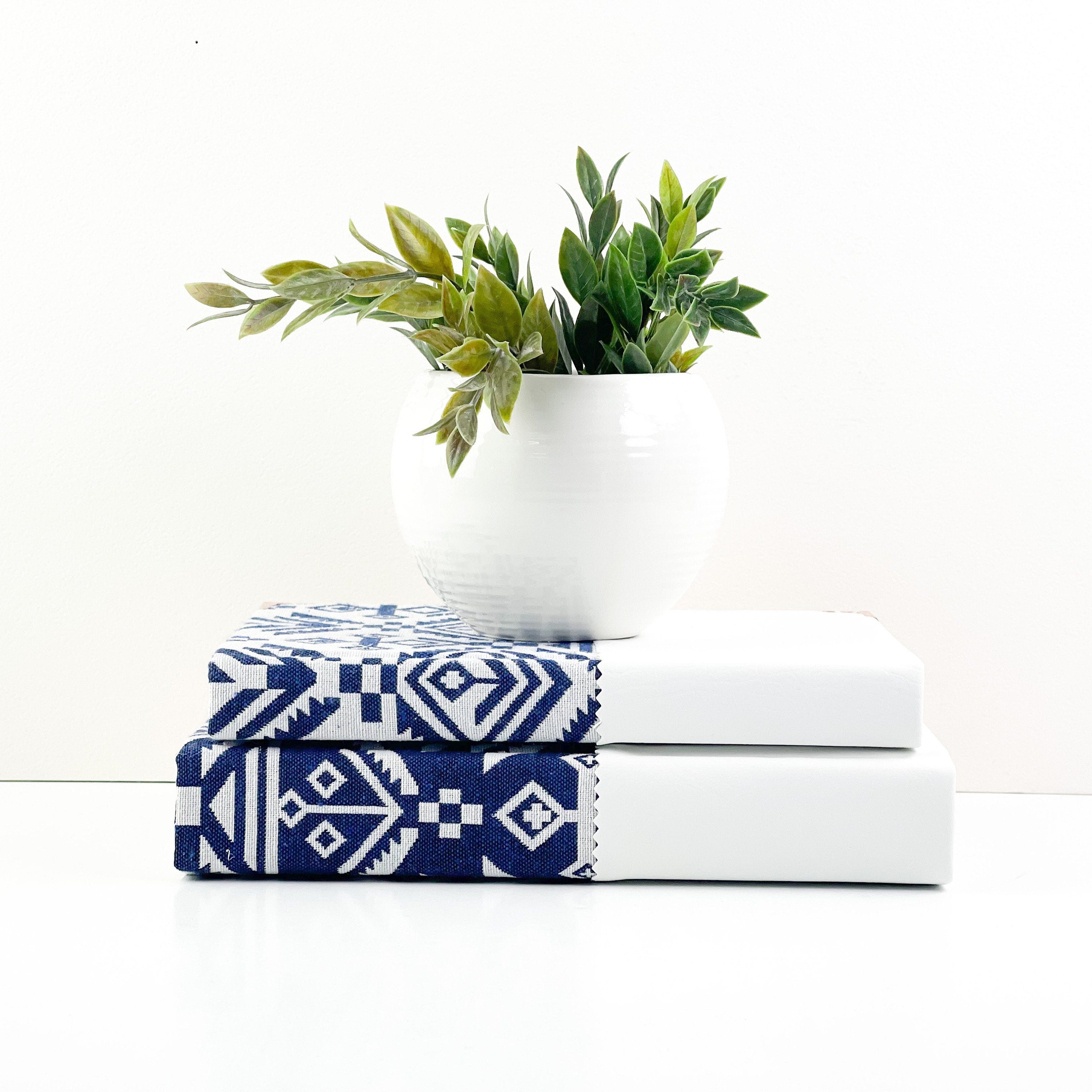 Blue Shelf Decor – Elements