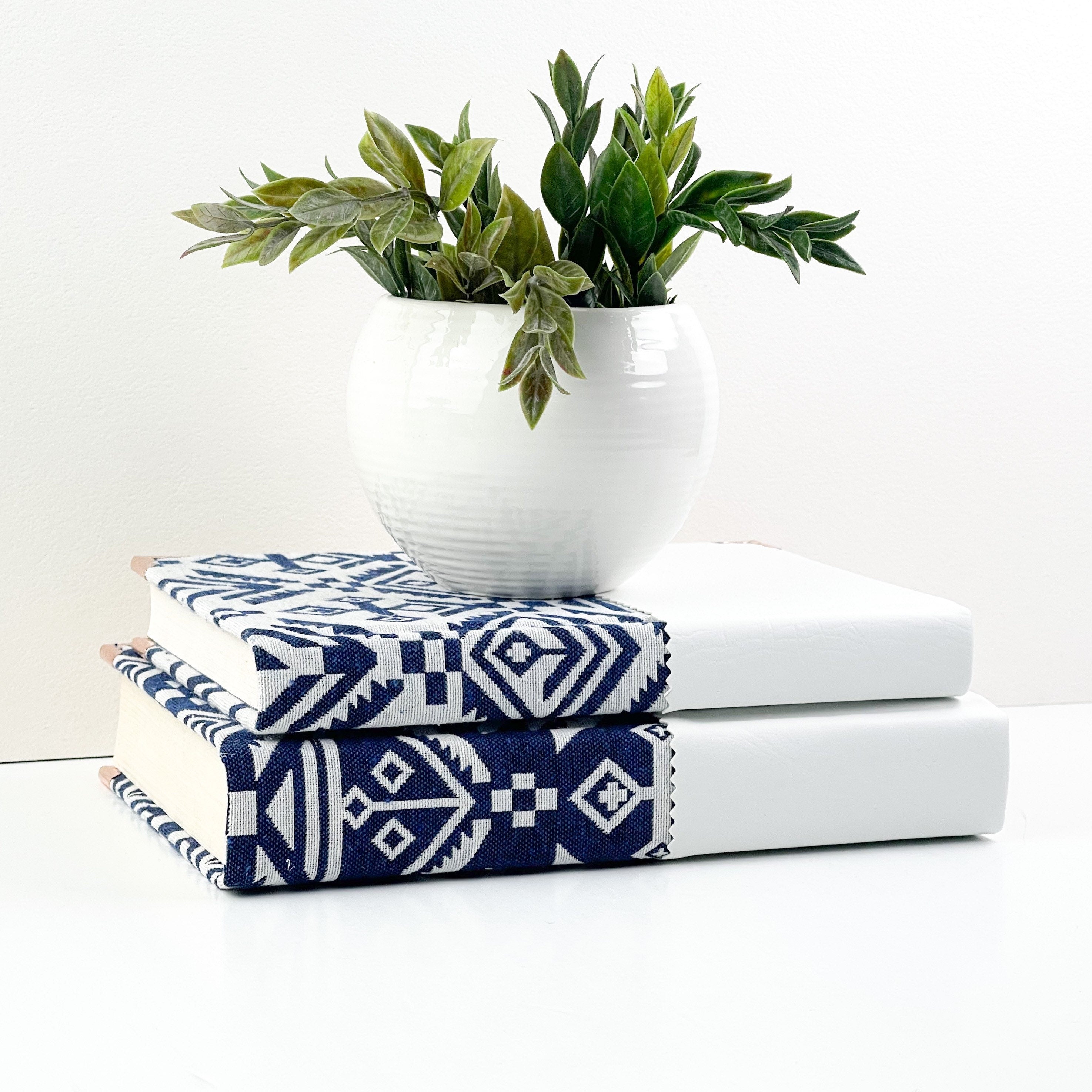 Blue Shelf Decor – Elements